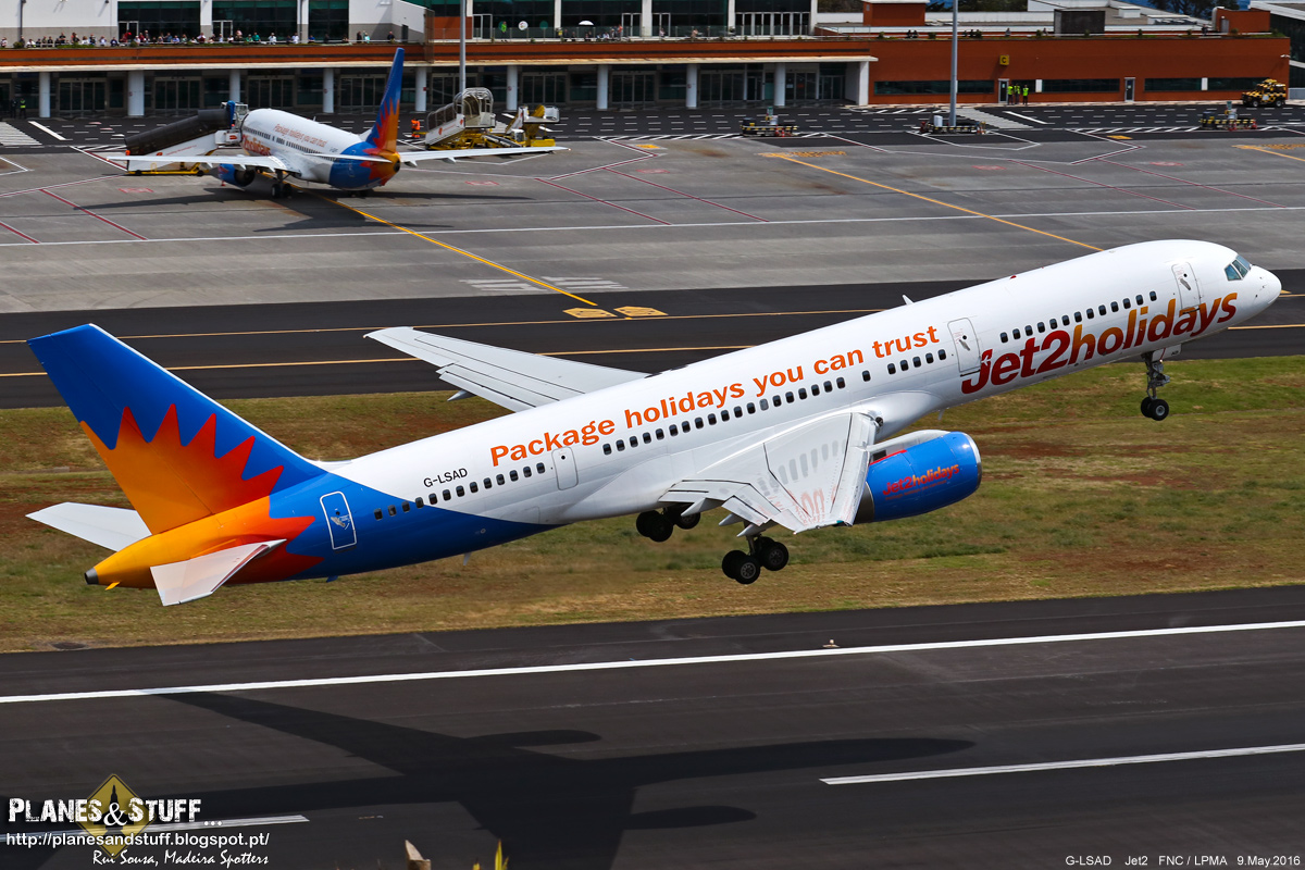 Jet2 B752 take-off