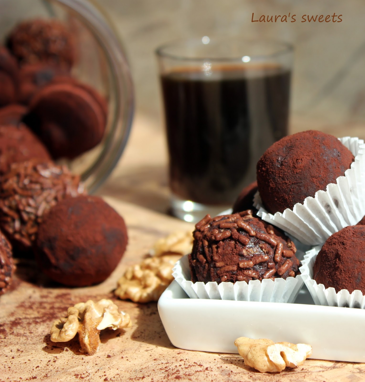 Trufe cu caramel, nuca si cacao - LauraSweets.ro