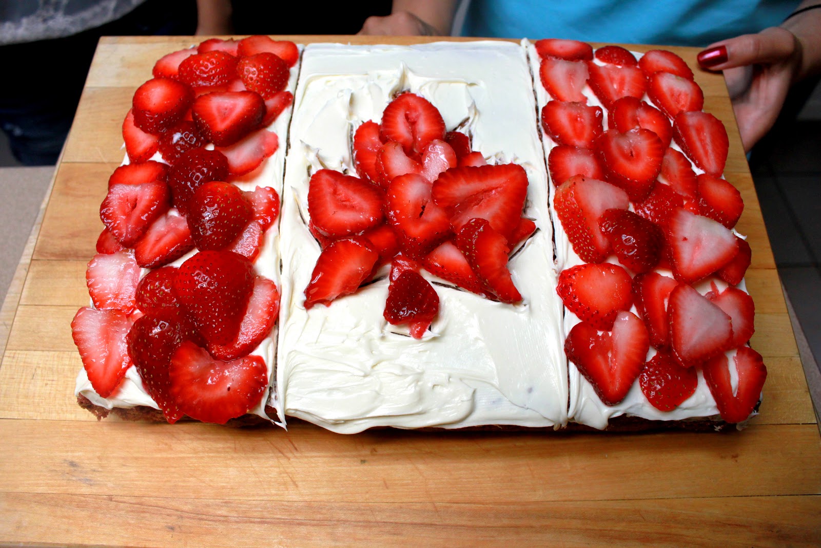 stephkoanie: canada day cake.