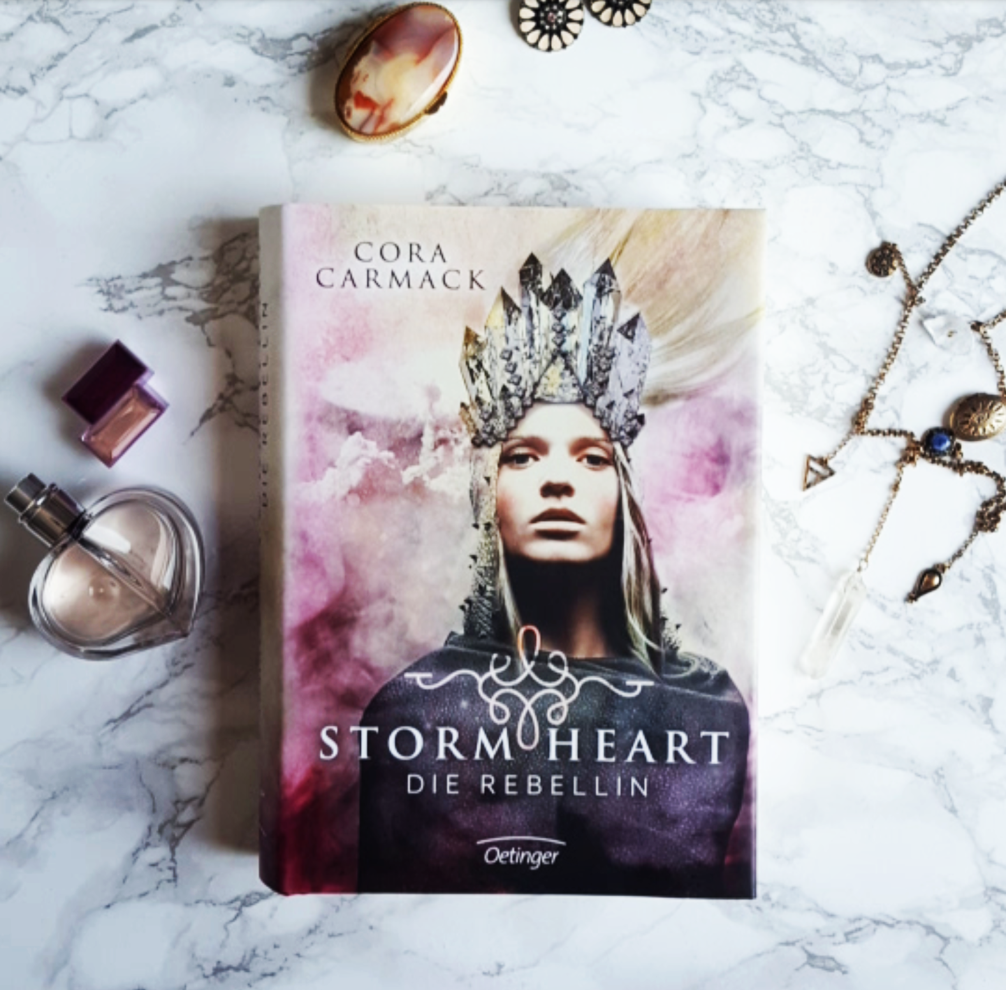 Traumbuchfänger: (Rezension) Stormheart - Die Rebellin von Cora Carmack