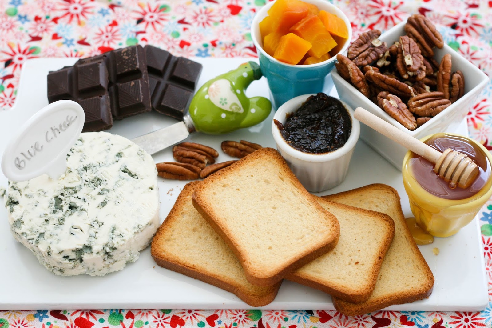 How-to: Sweet & Savory Blue Cheese Boards – Coconut & Lime