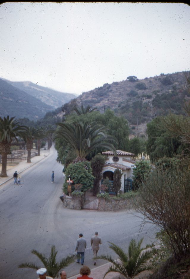 30 Found Color Photos That Capture Everyday Life of California in the ...