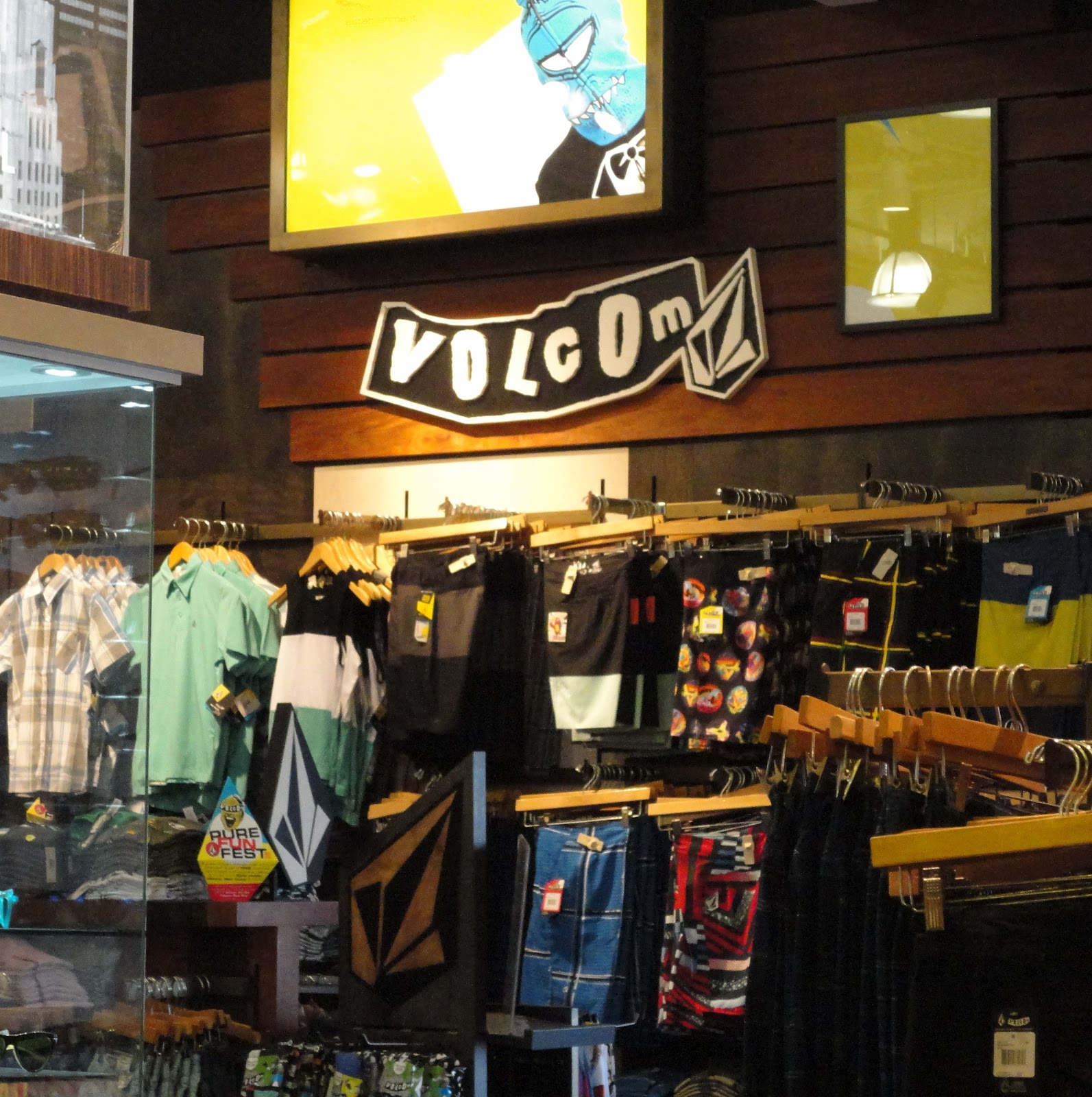 SurfWriter Girls: Volcom Sponsors Surfrider Beach Cleanup