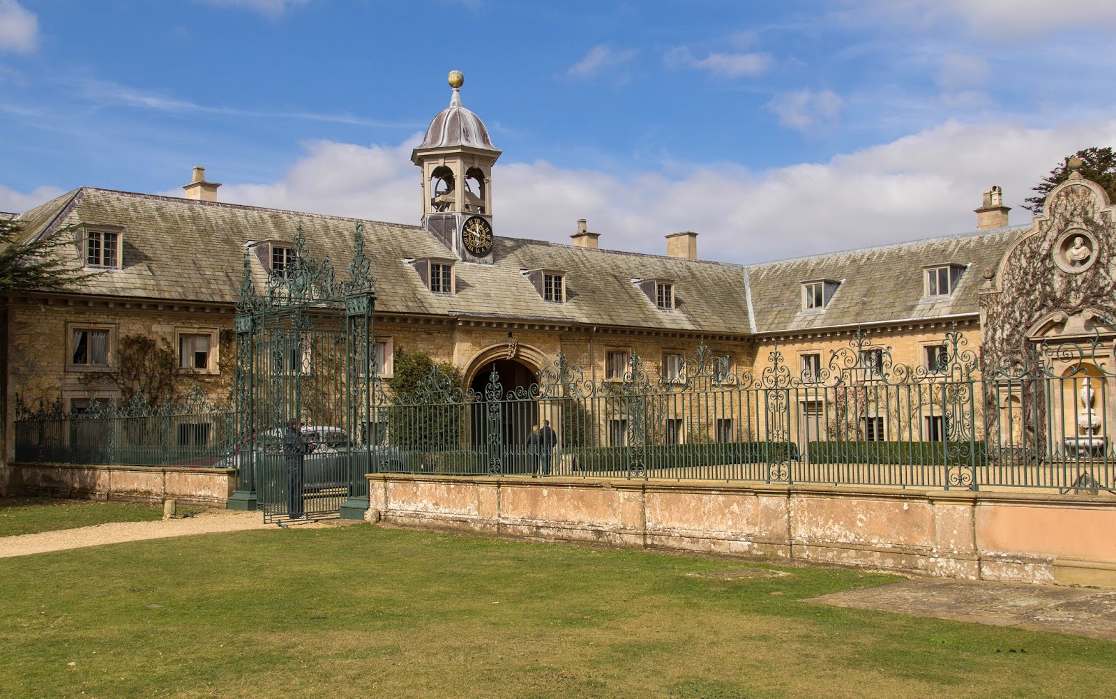 Escapes and Photography: Spring at Belton House