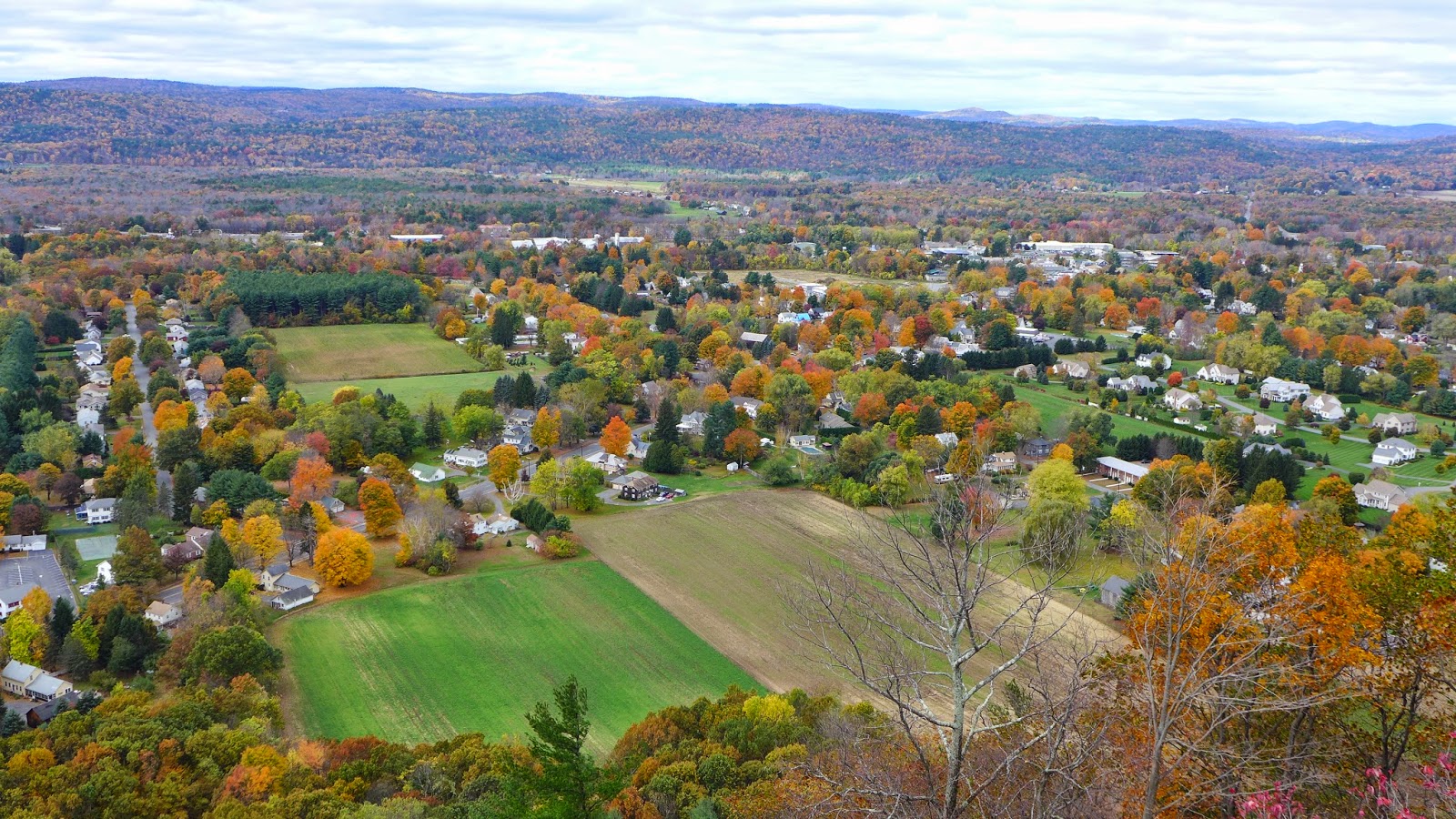 Hill Junkie: Tour of the Pocumtuck Ridge