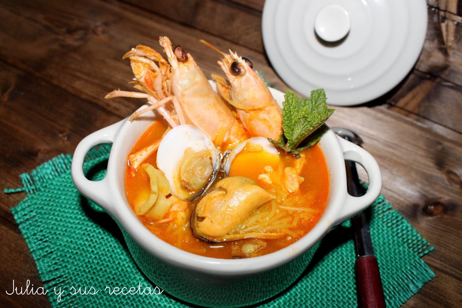 JULIA Y SUS RECETAS: SOPA DE MARISCO