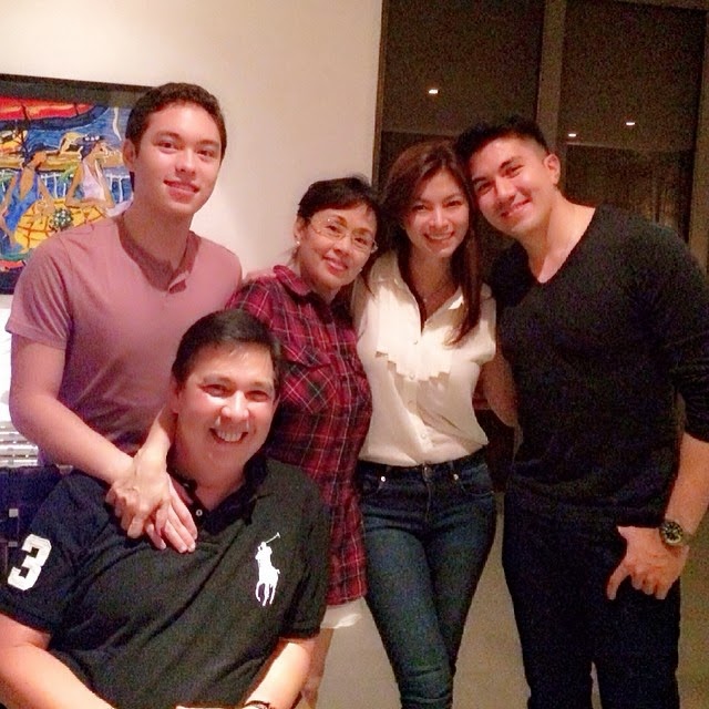 Spotted: Angel Locsin having dinner with Vilma Santos and family