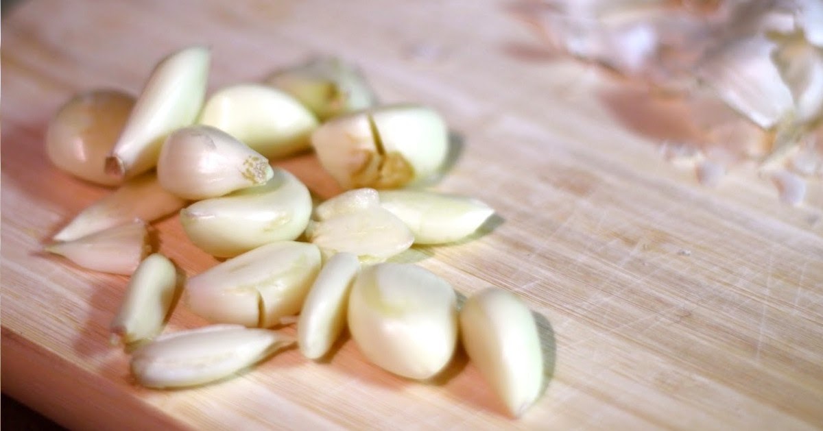 3 DICAS PARA FACILITAR SUA VIDA NA UTILIZAÇÃO DO ALHO NA COZINHA ...