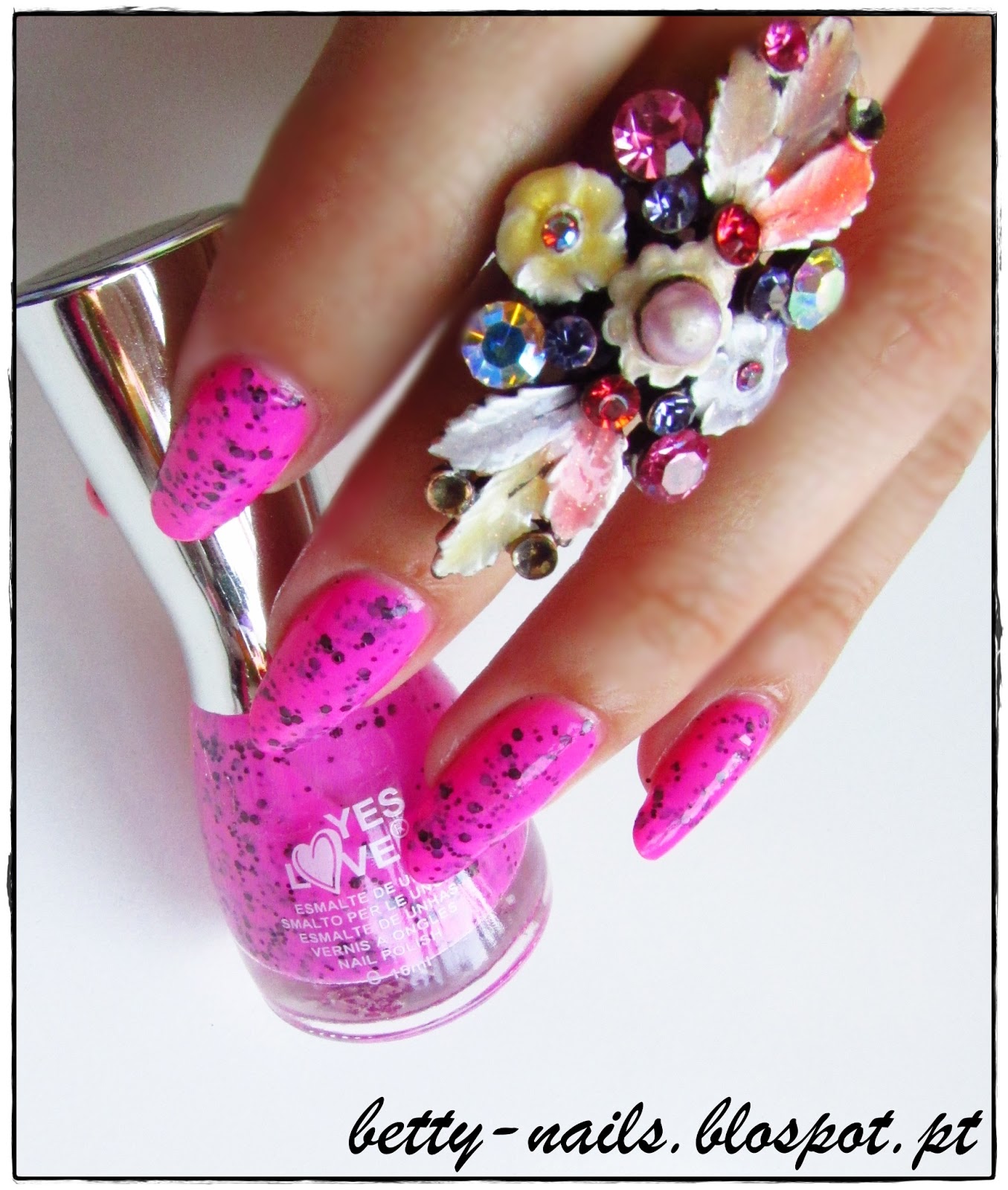 Betty Nails: Yes Love Speckled Collection - Swatches & Review