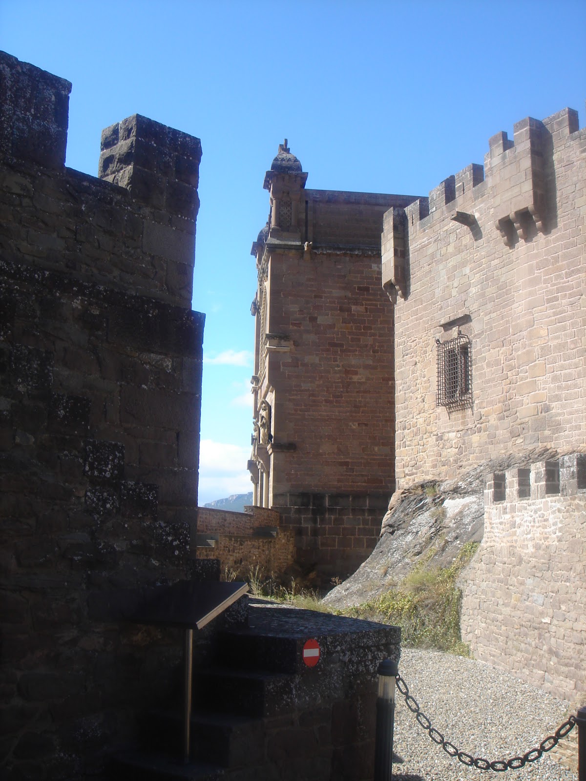 Historia y Genealogía: Castillo de Javier. Navarra