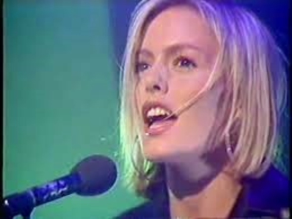 De los años 60 a 80 cantantes europeas: Patsy Kensit