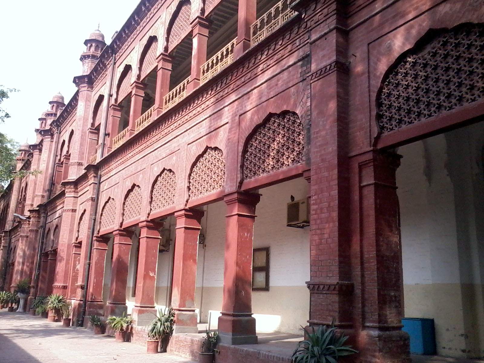 Shiraz Hassan: Lahore's Heritage: Punjab University [Old Campus]