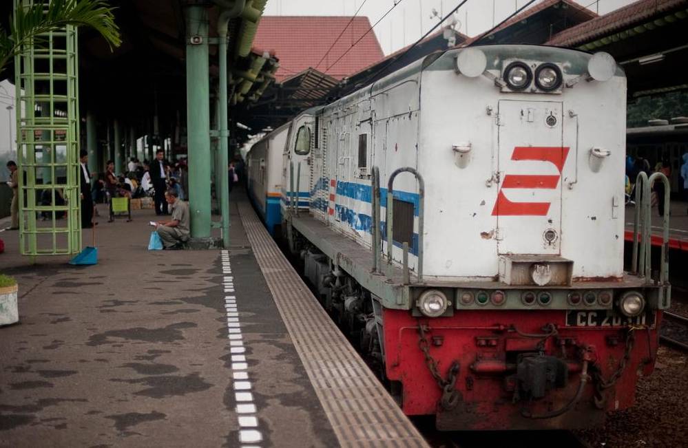 Romantisme SEJARAH: SEJARAH KERETA API INDONESIA