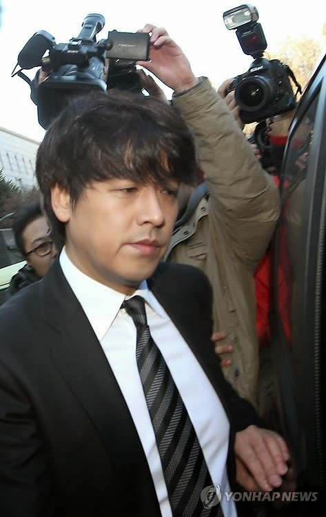 Actor Ryu Shi Won fined 7 million won for beating his wife
