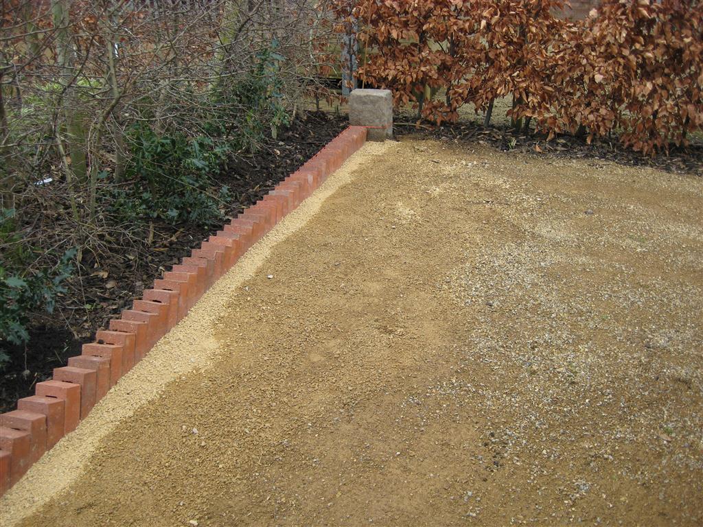 Welcome to the Green Heart Dens blog page.......: Installing new brick ... Welcome to the Green Heart Dens blog page.......: Installing new brick ...