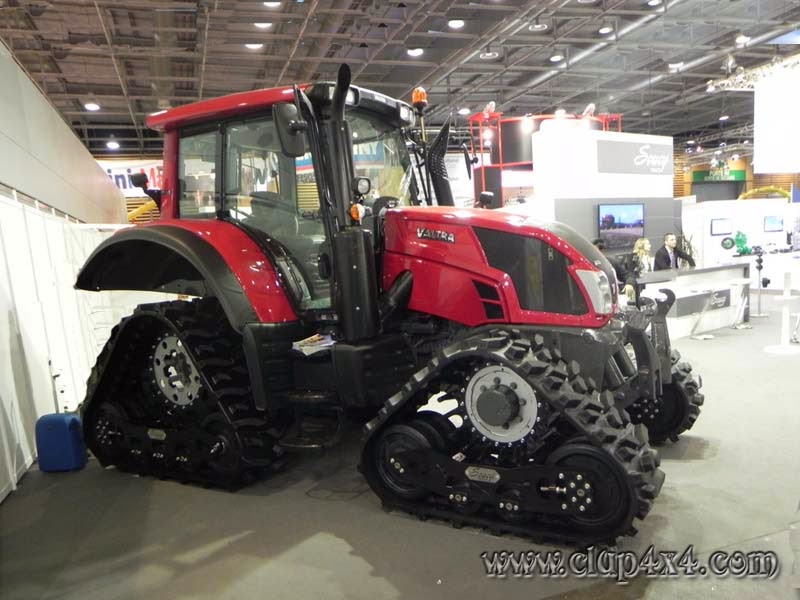 Tractors - Farm Machinery: Valtra Soucy Track
