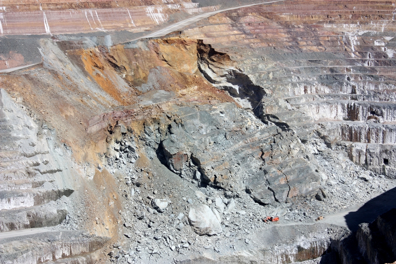 Mining Mayhem: Sunrise Dam Highwall Failure