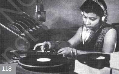 Iconic Photo : Amita Roy At All India Radio Lucknow ( 1944 ). - Noshwind