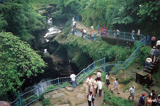 pokhara: DAVID FALLS