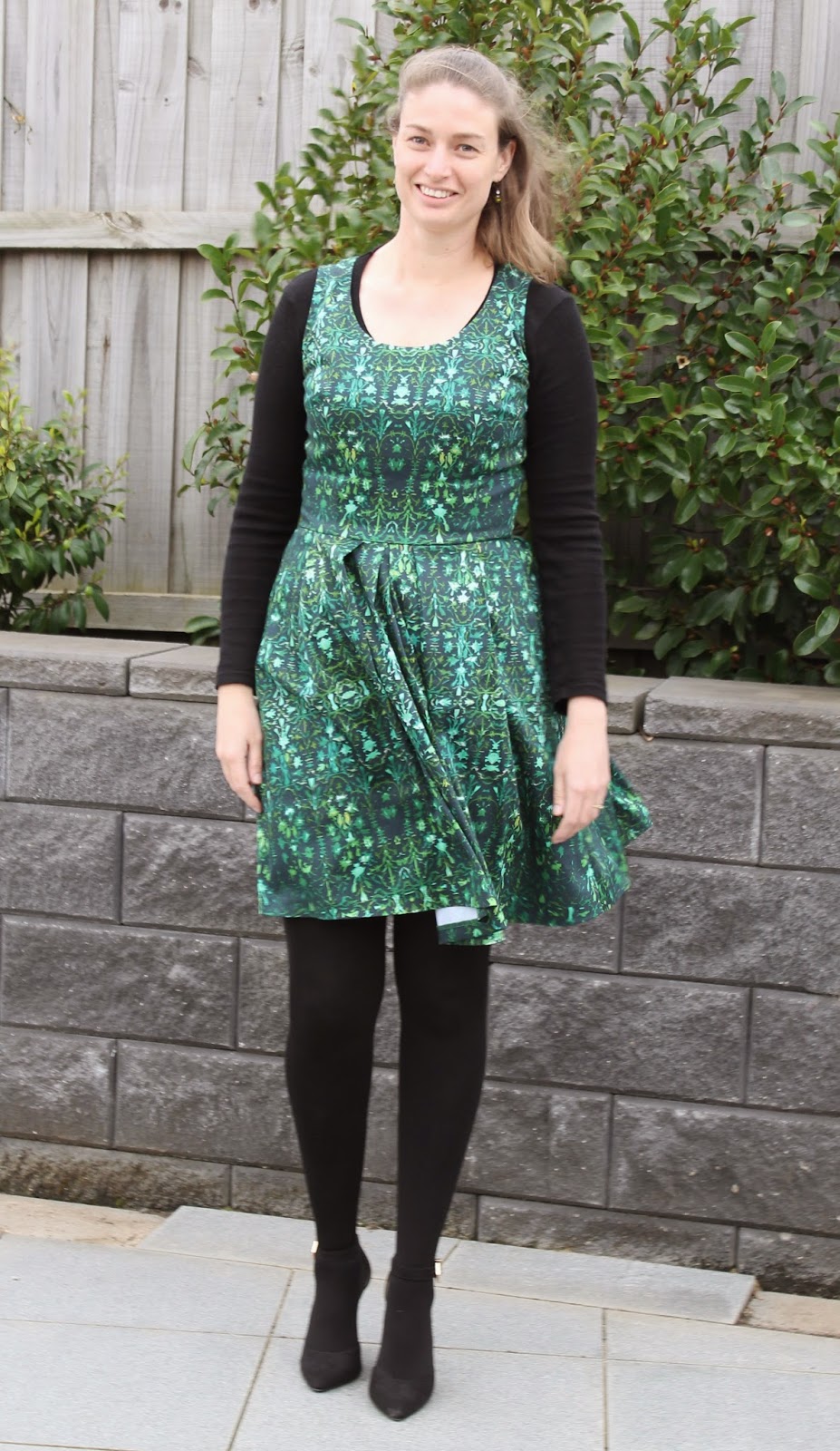 Sew Love Red: The Matrix Dress - Simplicity 1873