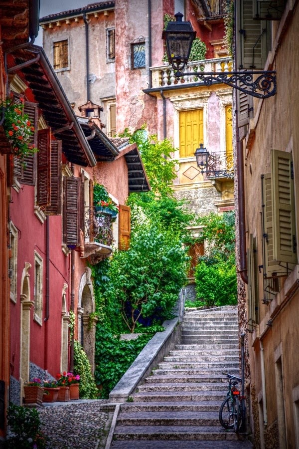 Beautiful+Alley+in+Verona,+Italy..jpg 600×900 pixels | Verona italy ...