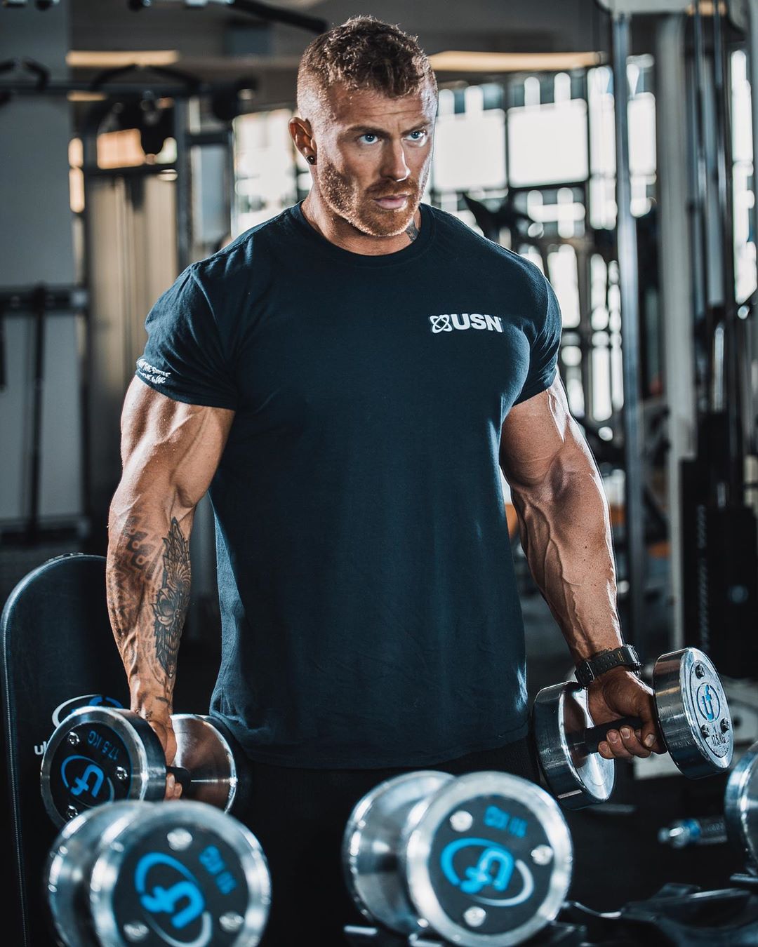 LA PERFECTION FAITE HOMME