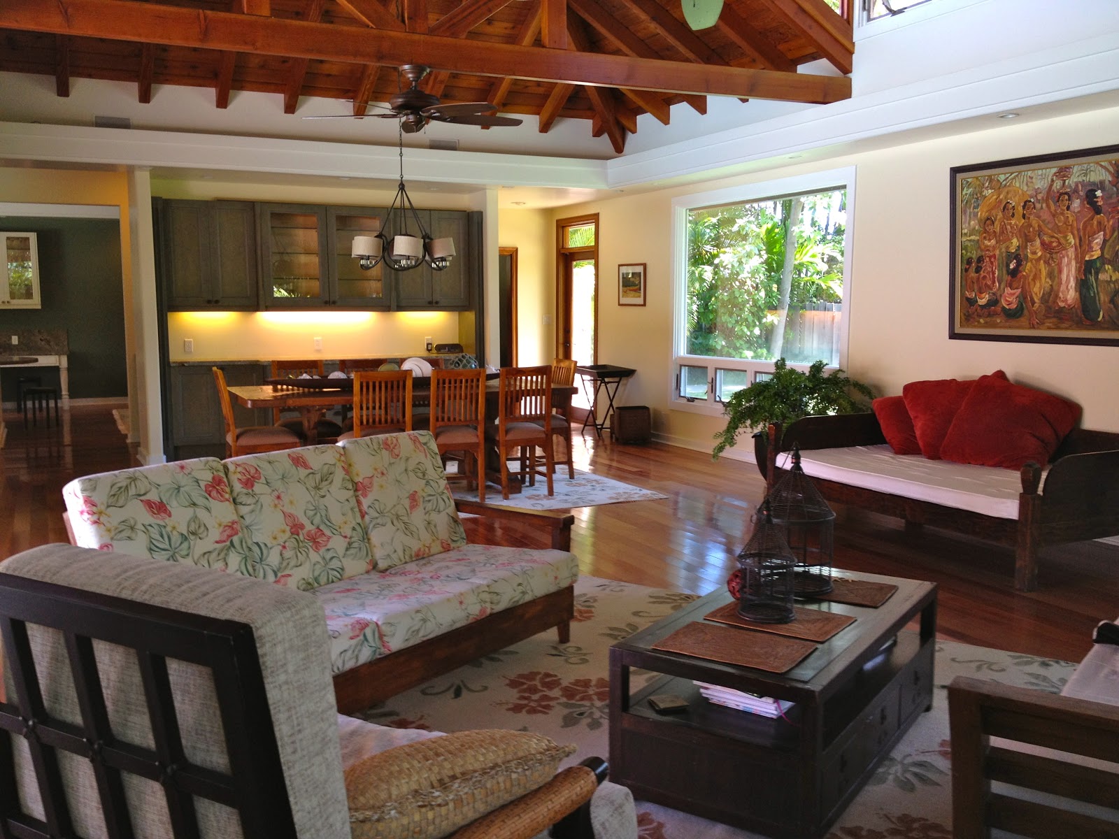 Small Things Bright and Beautiful: Island Style Homes