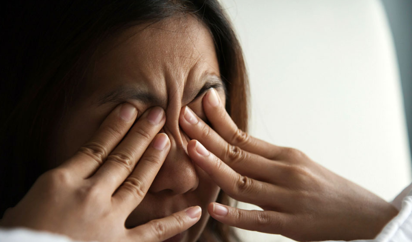 Stop Mengucek Mata! Ini Bahaya Yang Bisa di Timbulkan