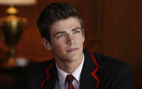 Grant Gustin Latino