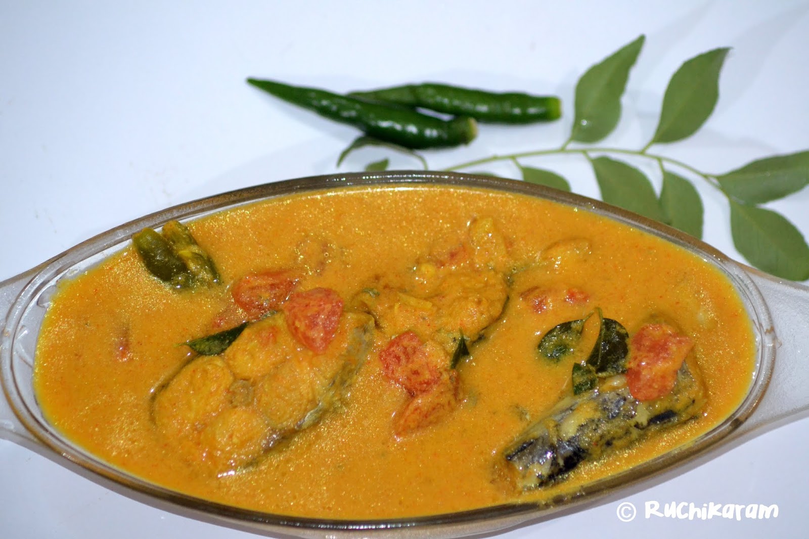 Ruchikaram: Thenga Aracha Neymeen Curry | Kerala Special Ayakkoora ...