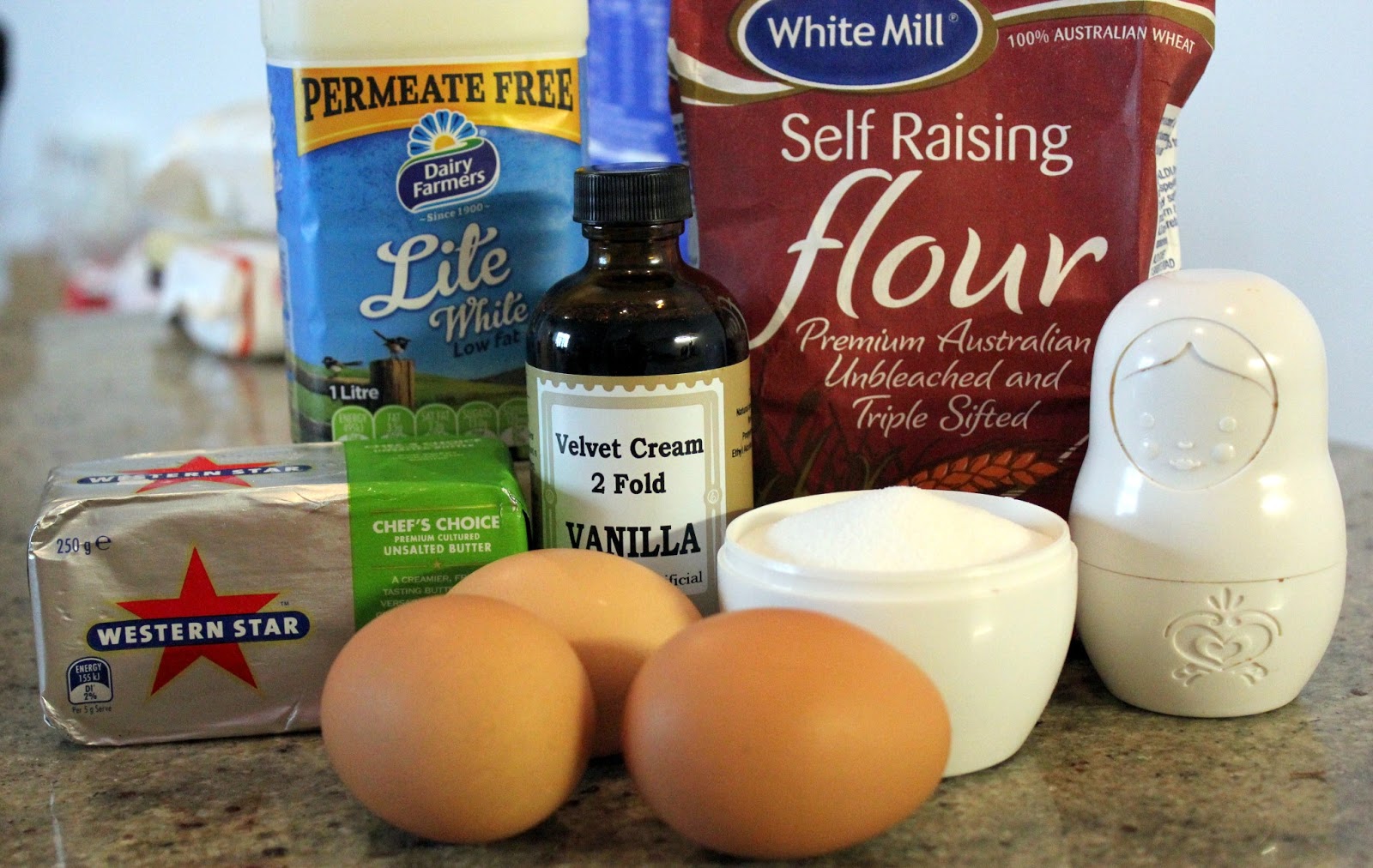 Cookie Queen Kitsch'n: Happy Australia Day with Lemon Myrtle Lamingtons!