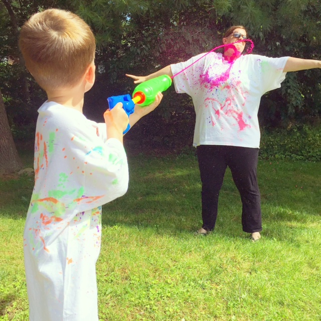 Find the Little Mind: Water Gun Paint Fight