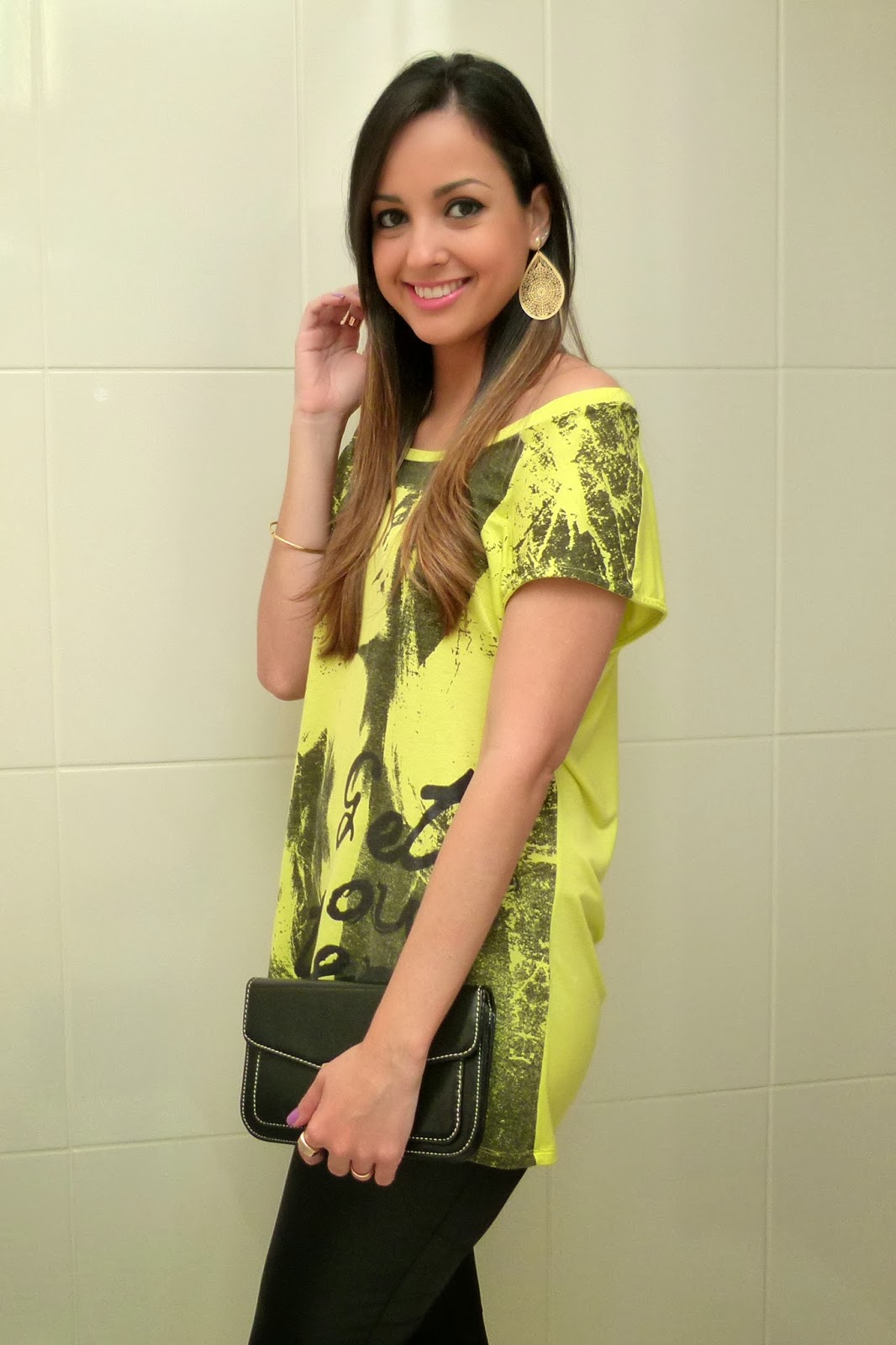 Blog da Bel Medeiros: Look: Blusa Neon