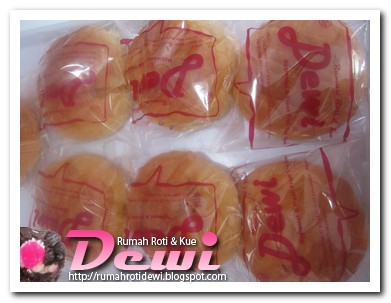 Roti manis (Rumah Roti Dewi) ~ Rumah Roti Dewi