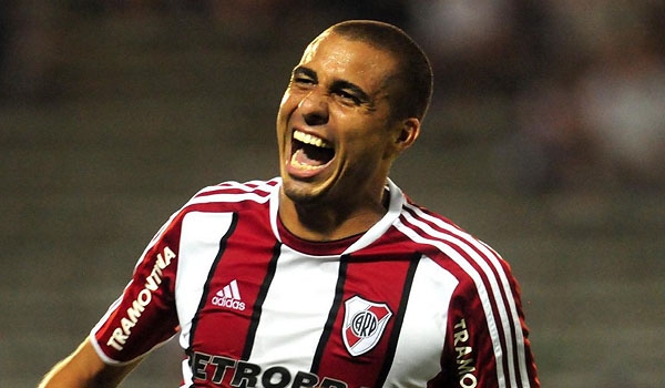 Trezeguet: No hay convenio