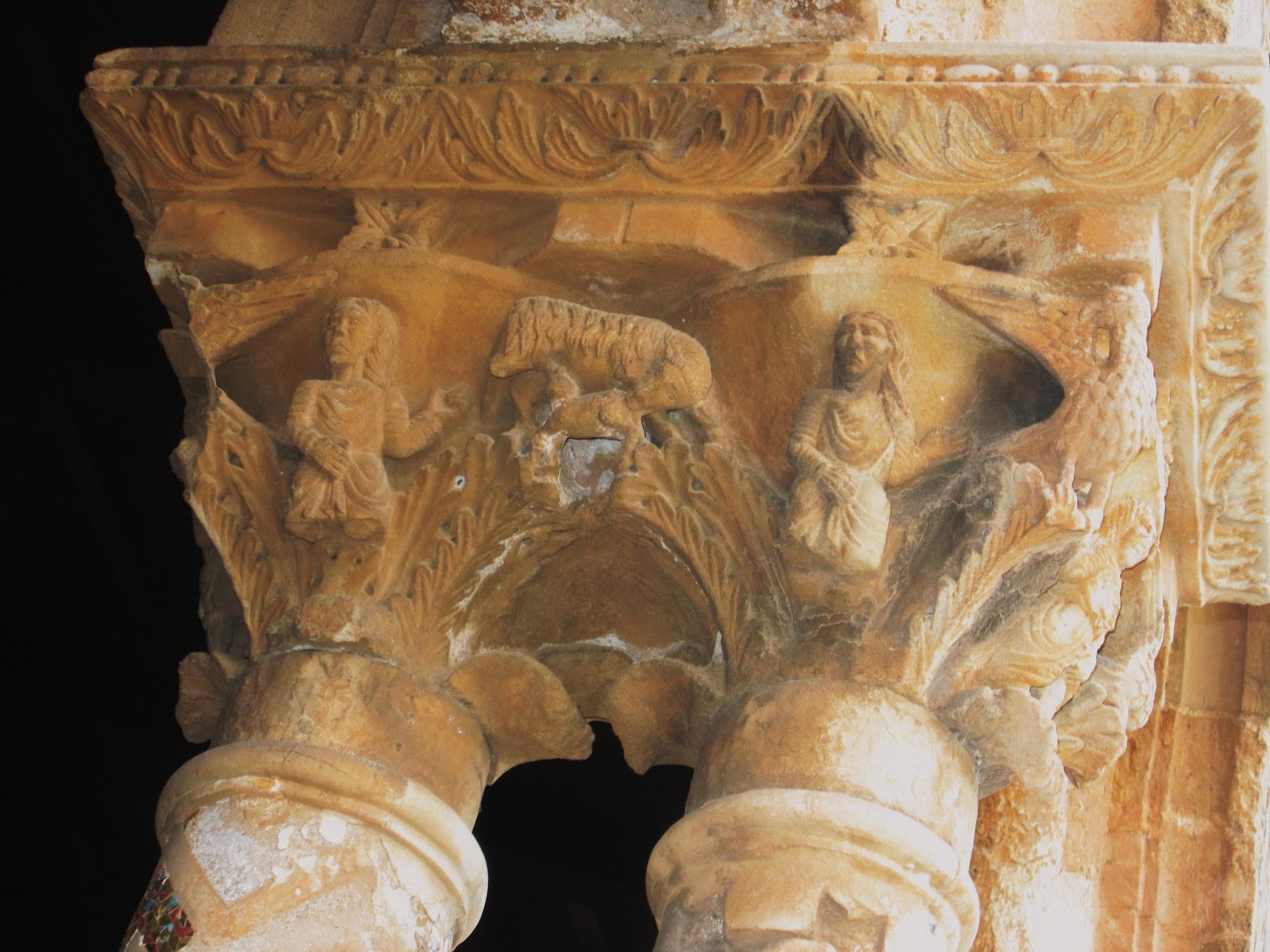 MONREALE, L'INFORMAZIONE CULTURALE: CHIOSTRO, i Capitelli