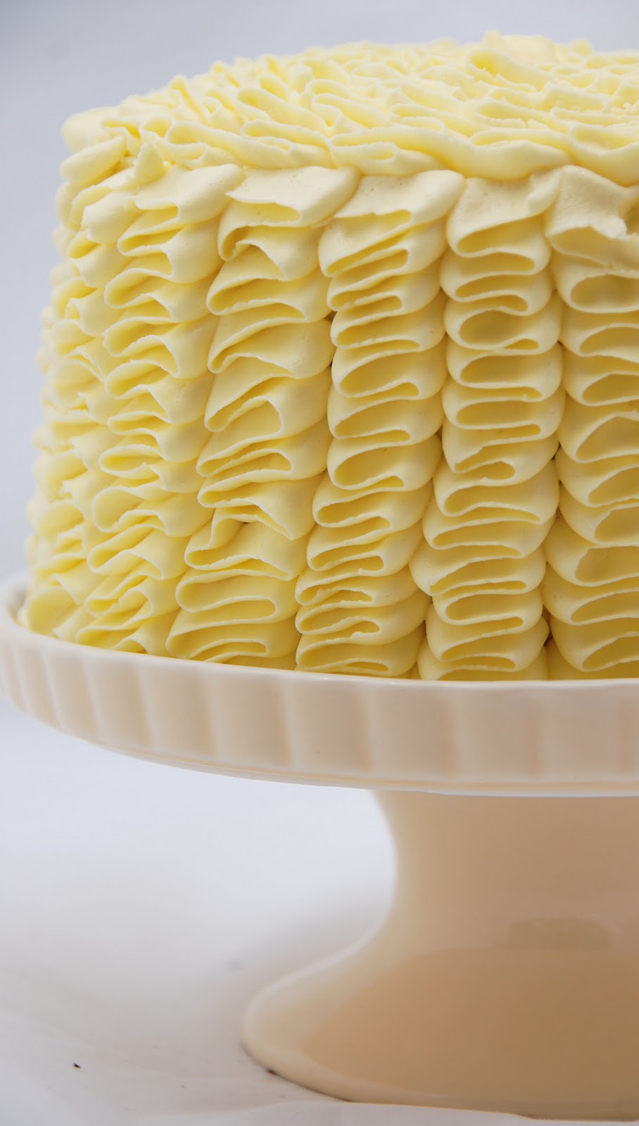 Little Robin: Buttercream Ruffles