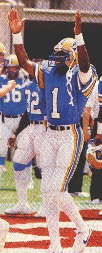 Today in Pro Football History: 1985: Carter Stars as Invaders Defeat ...