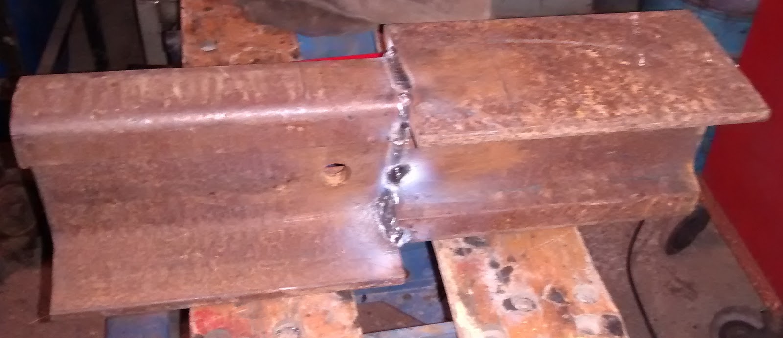 grinchou-blog: Enclume maison avec un "coupon" de rail