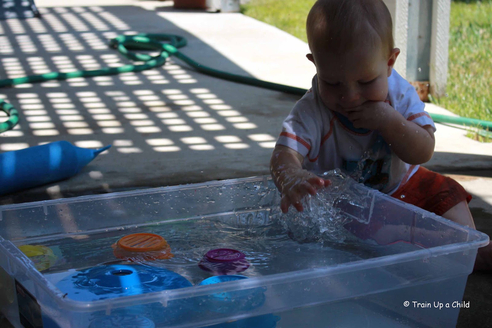 Water Play Sensory Bin for Babies ~ Learn Play Imagine