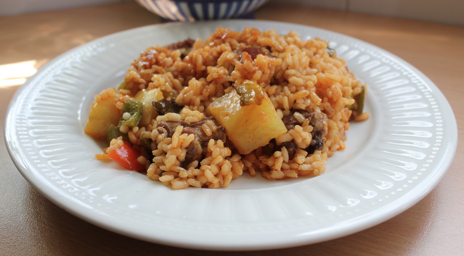 Cocinar es vivir y Bordar también: Arroz con costilla y patatas / Rib ...