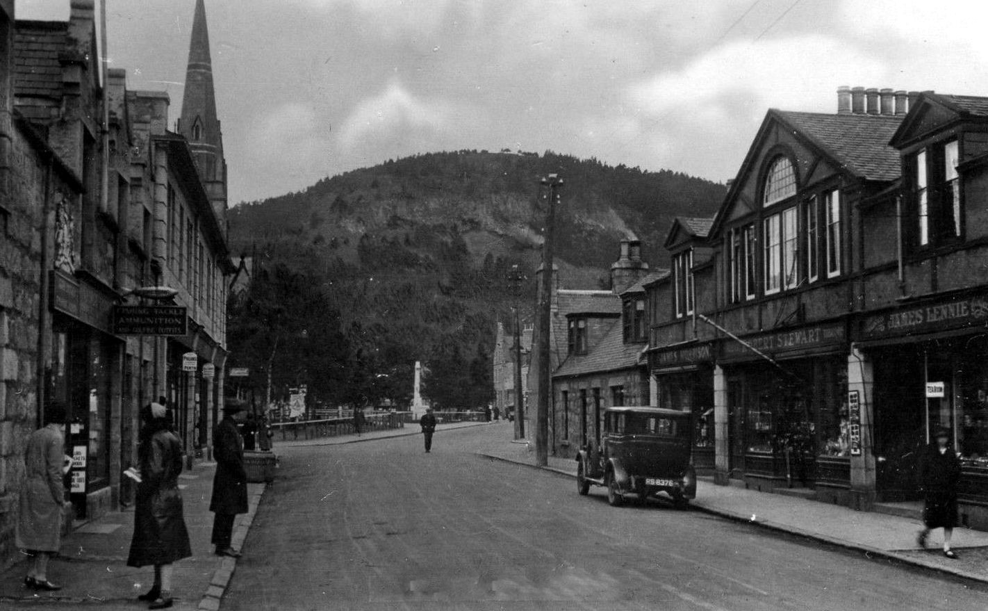 Tour Scotland: Old Photographs Bridge Street Ballater Scotland