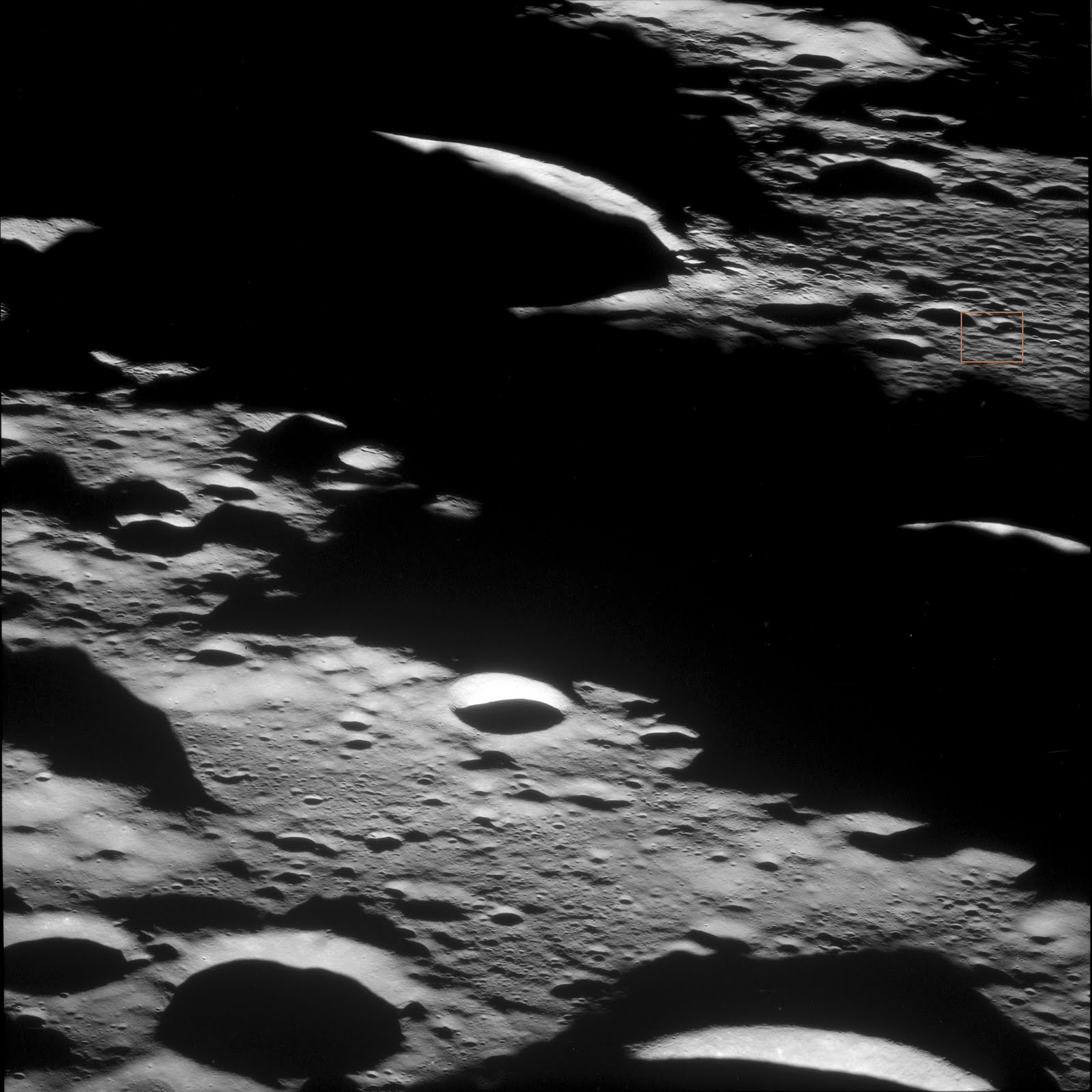 Lunar Anomalies: AS11-43-6370 Korolev Basin-An bright Object Hovering ...