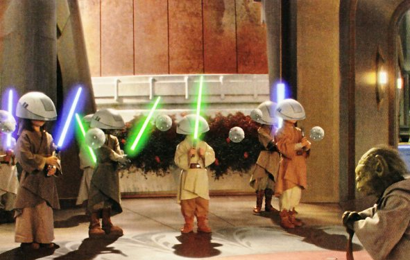 STAR WARS AFICIONADO WEBSITE: AOTC AT TEN: A LITTLE PRACTICE...