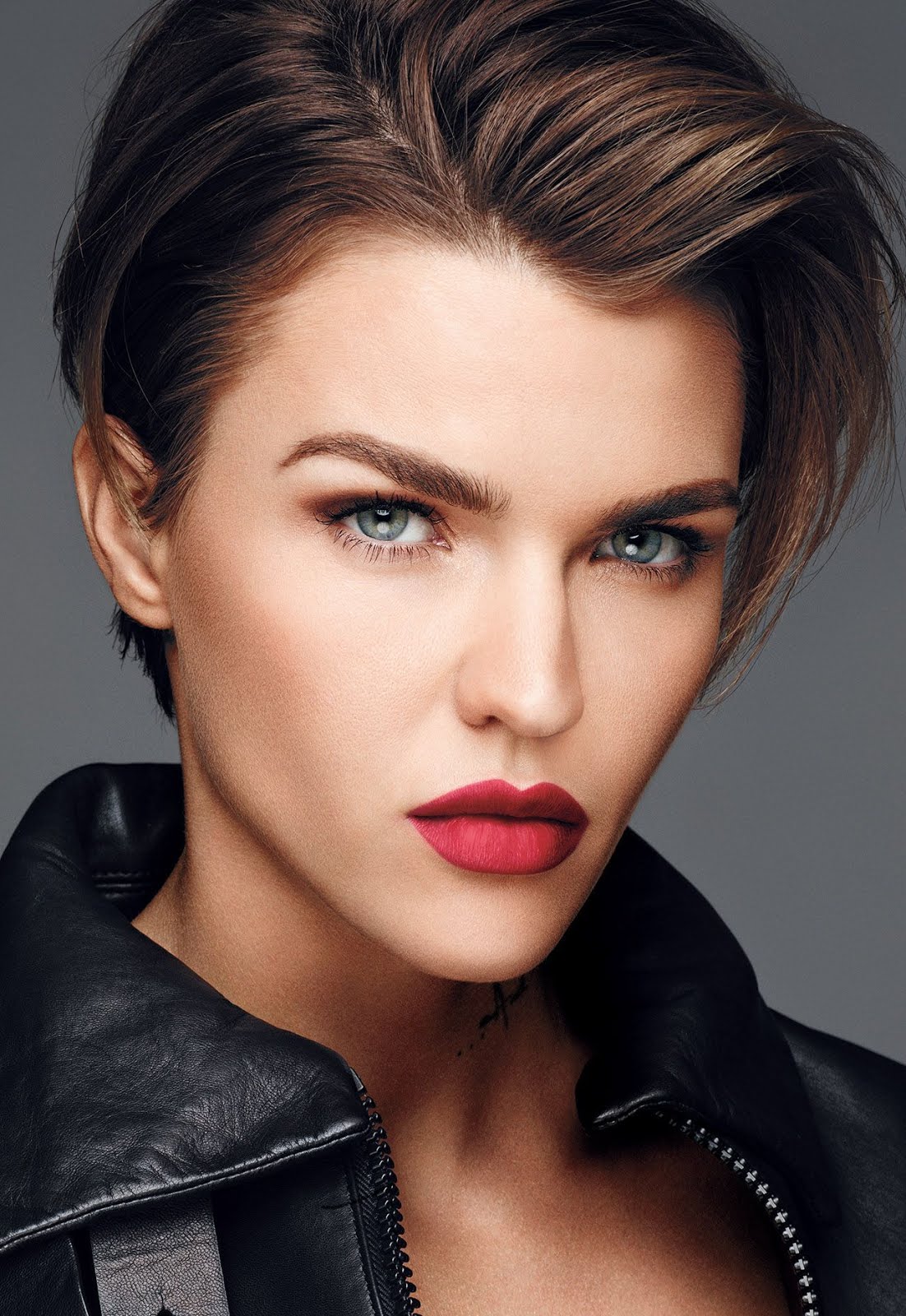 Top 10 Lesbians Celebrities Hottest Lesbians Actress From Around The