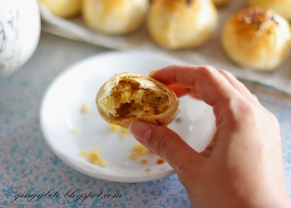 Tau Sar Piah (Salted)/ Tambun Biscuit 咸豆沙饼/淡汶饼 | The Yummy Journey