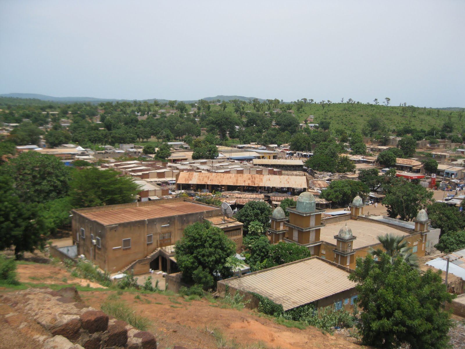 "Go forth and set the world on fire.": In Gaoua for one last time.