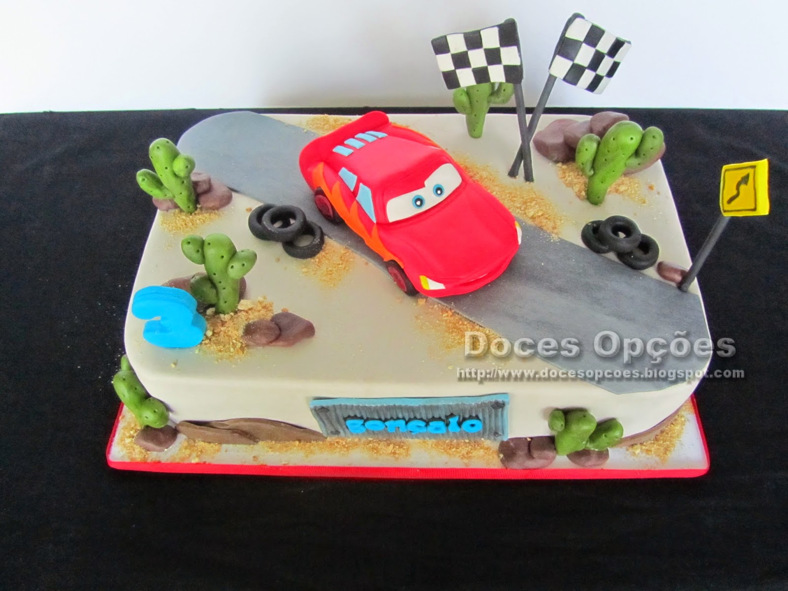 Doces Opções: Bolo de aniversário Cars