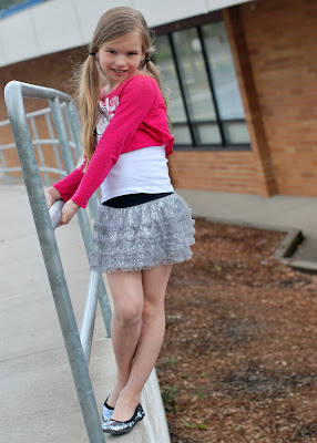POSE child modeling mag Junior Fashion Experts: Lana's Tip of the Week