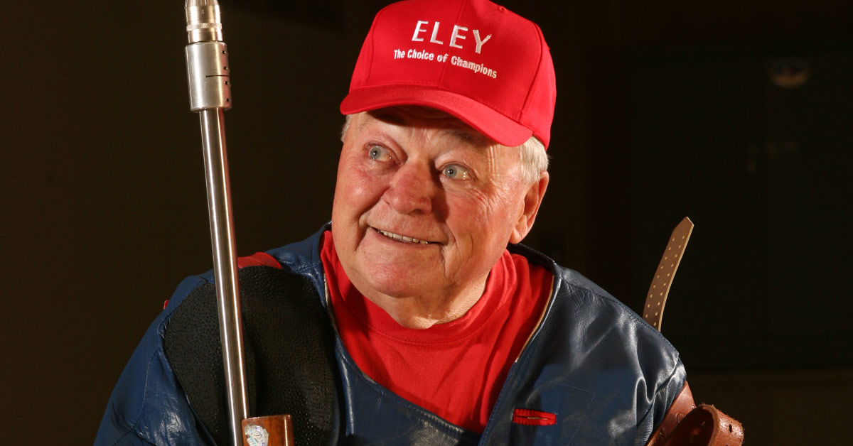 Morre o norte-americano Lones Wigger, um dos maiores atiradores da ...